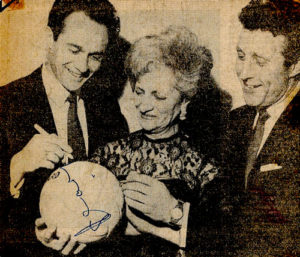 Sign Please – No. 3 – Stuart Leary & Peter Angell – Independent Rs